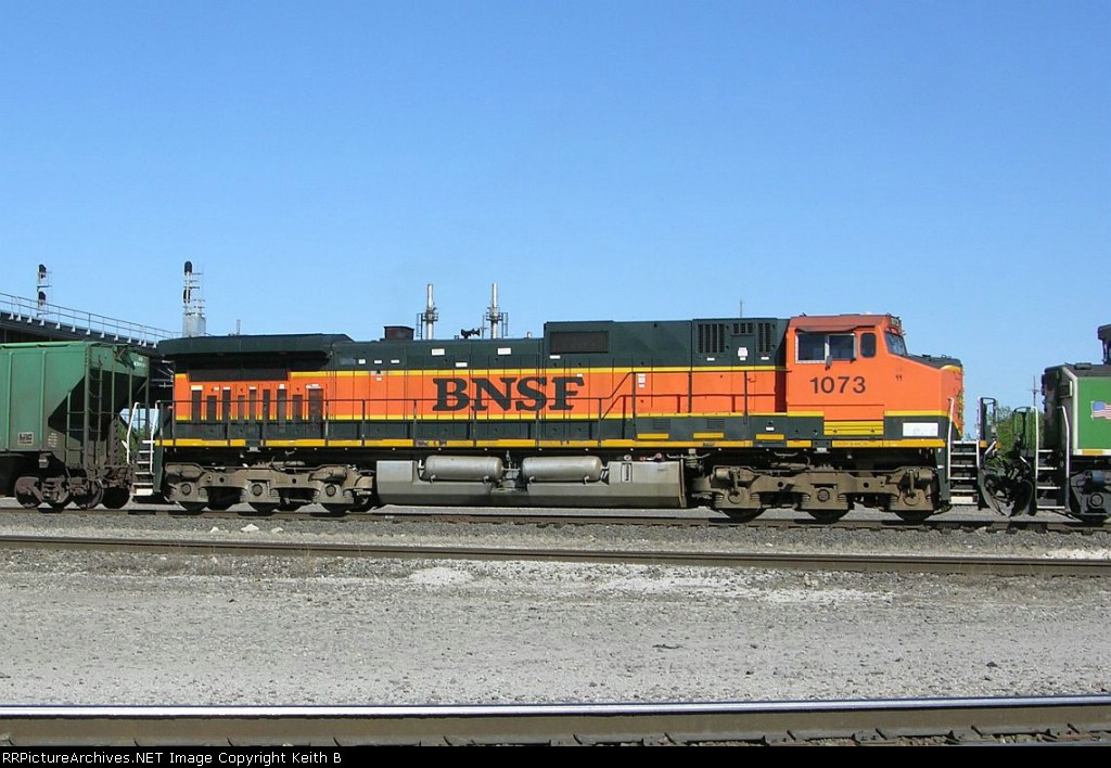 BNSF 1073